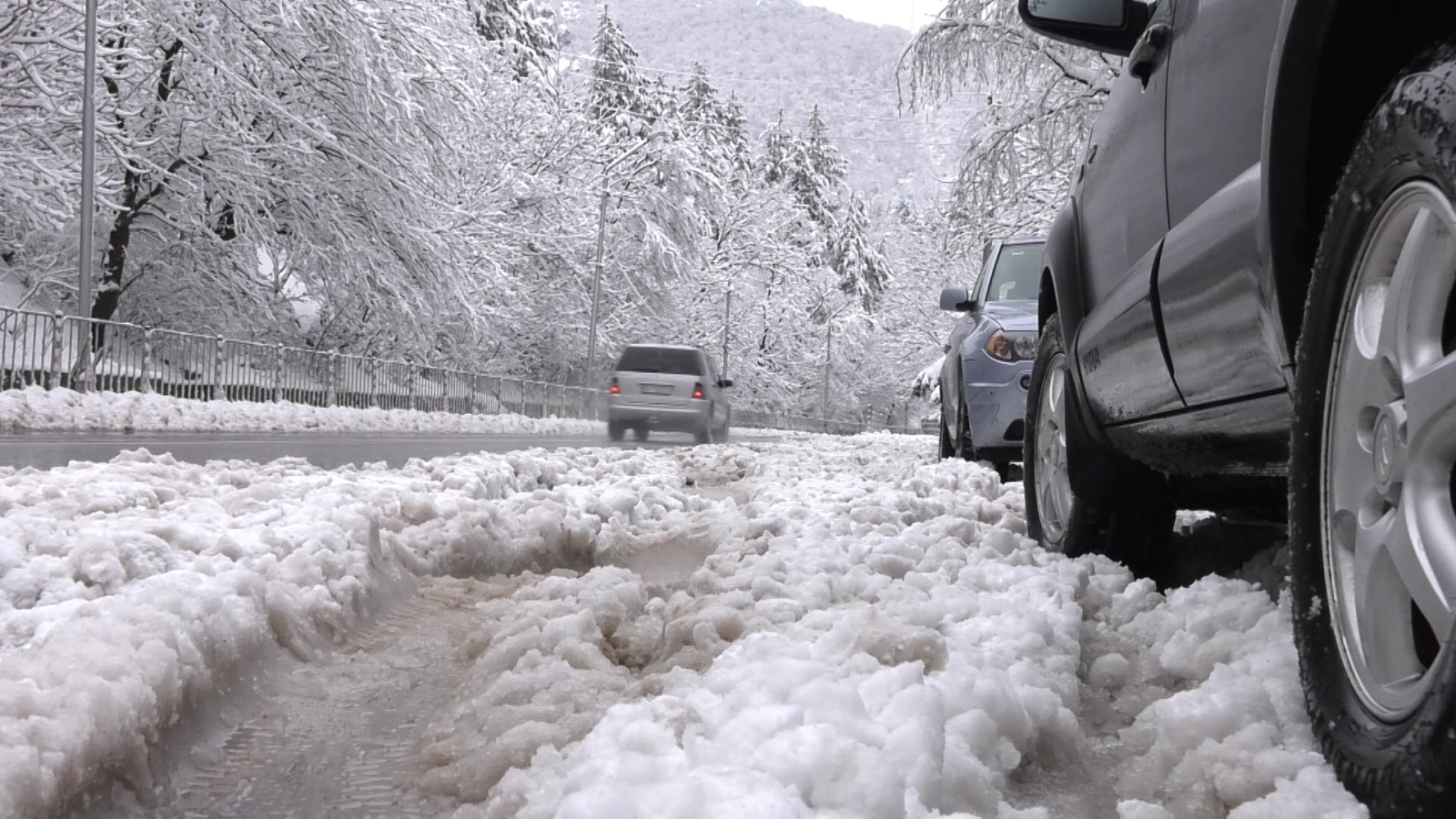 Половин България е в сняг: Има затворен път във Врачанско : RMTV ...